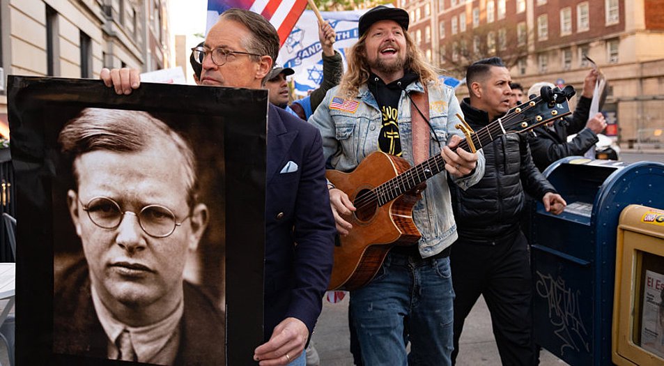Bonhoeffer’s Family Confronts Eric Metaxas – Kingdom Harbor